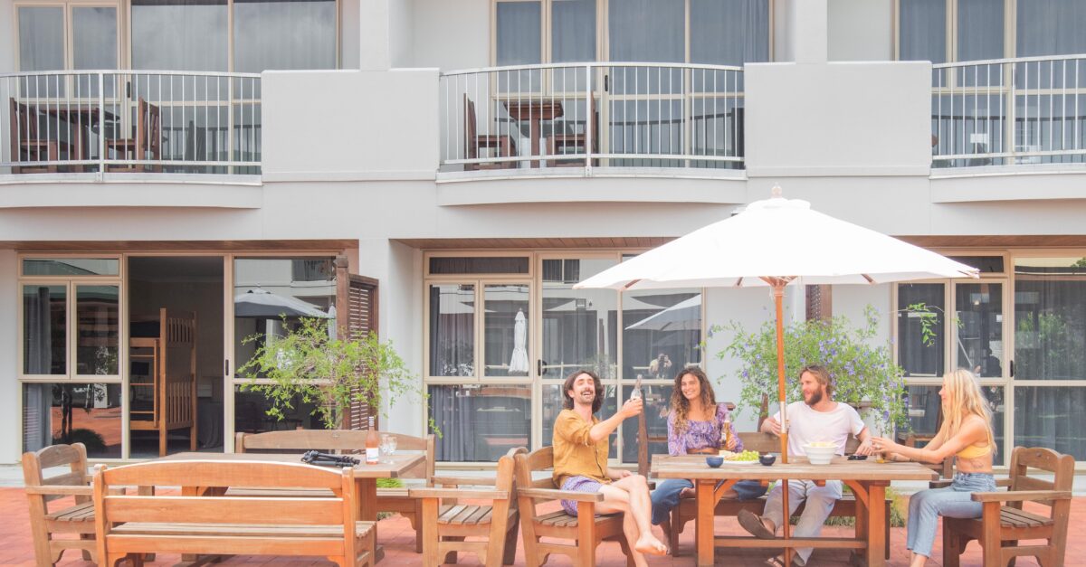 Raglan after dark: Bars, live music and the coastal nightlife you didn ...